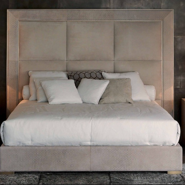 Aura Bed by Rugiano