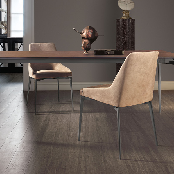 Annika Chair by Alivar